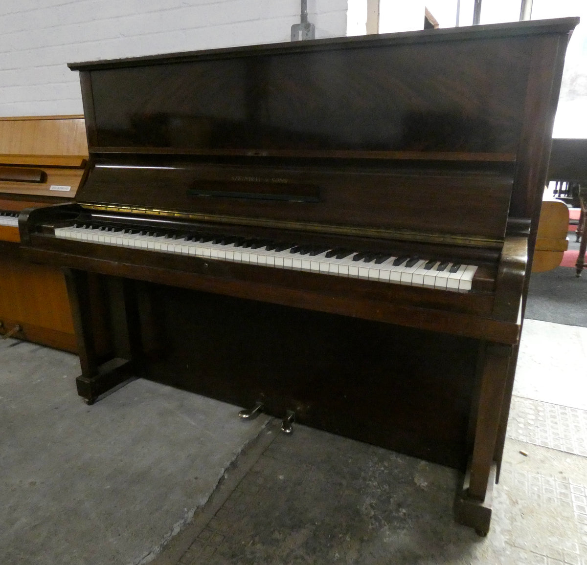 Steinway Model V Upright Piano in Oyster Mahogany – Shackleford Pianos