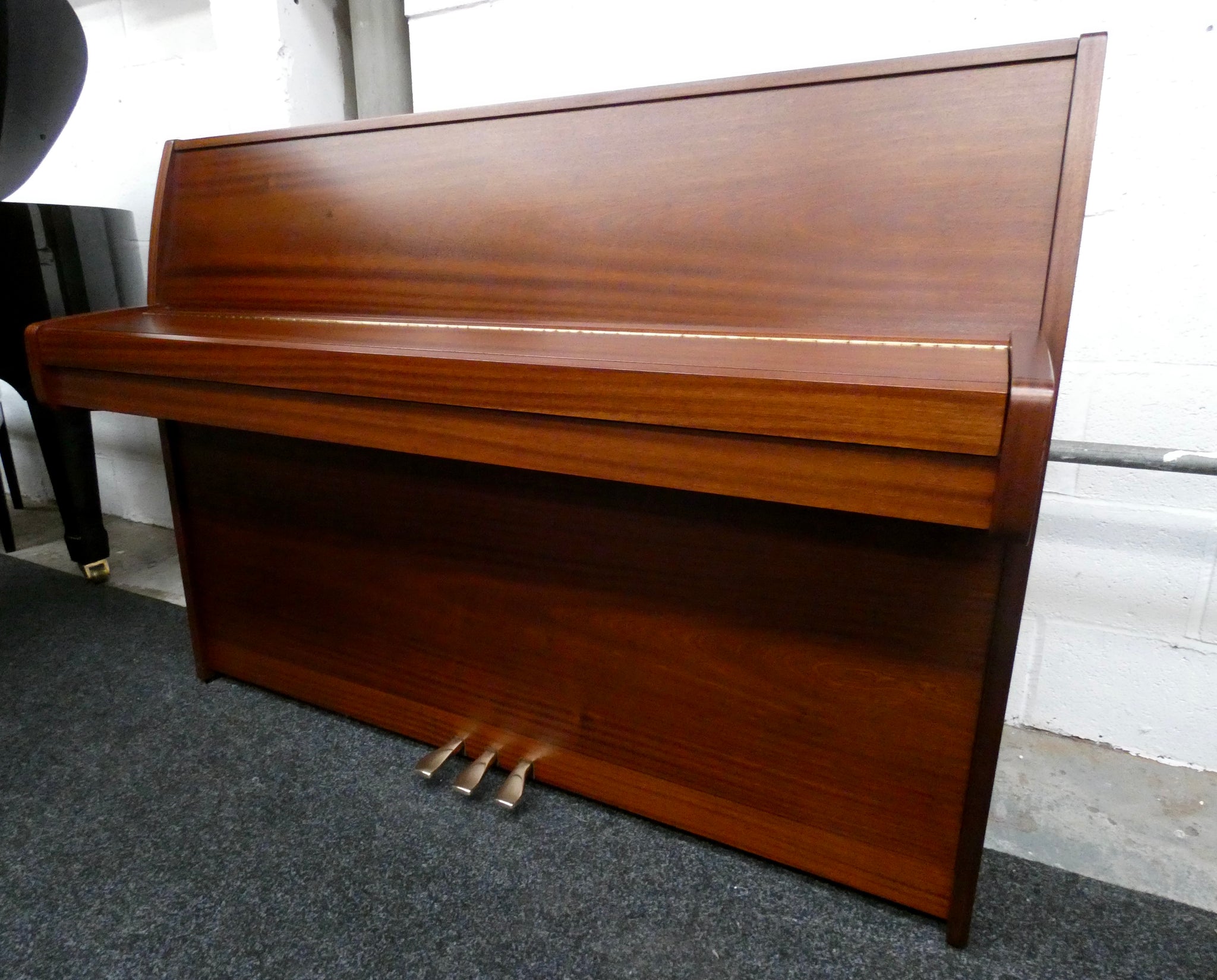 Kemble Cambridge Upright Piano in Mahogany Finish – Shackleford Pianos