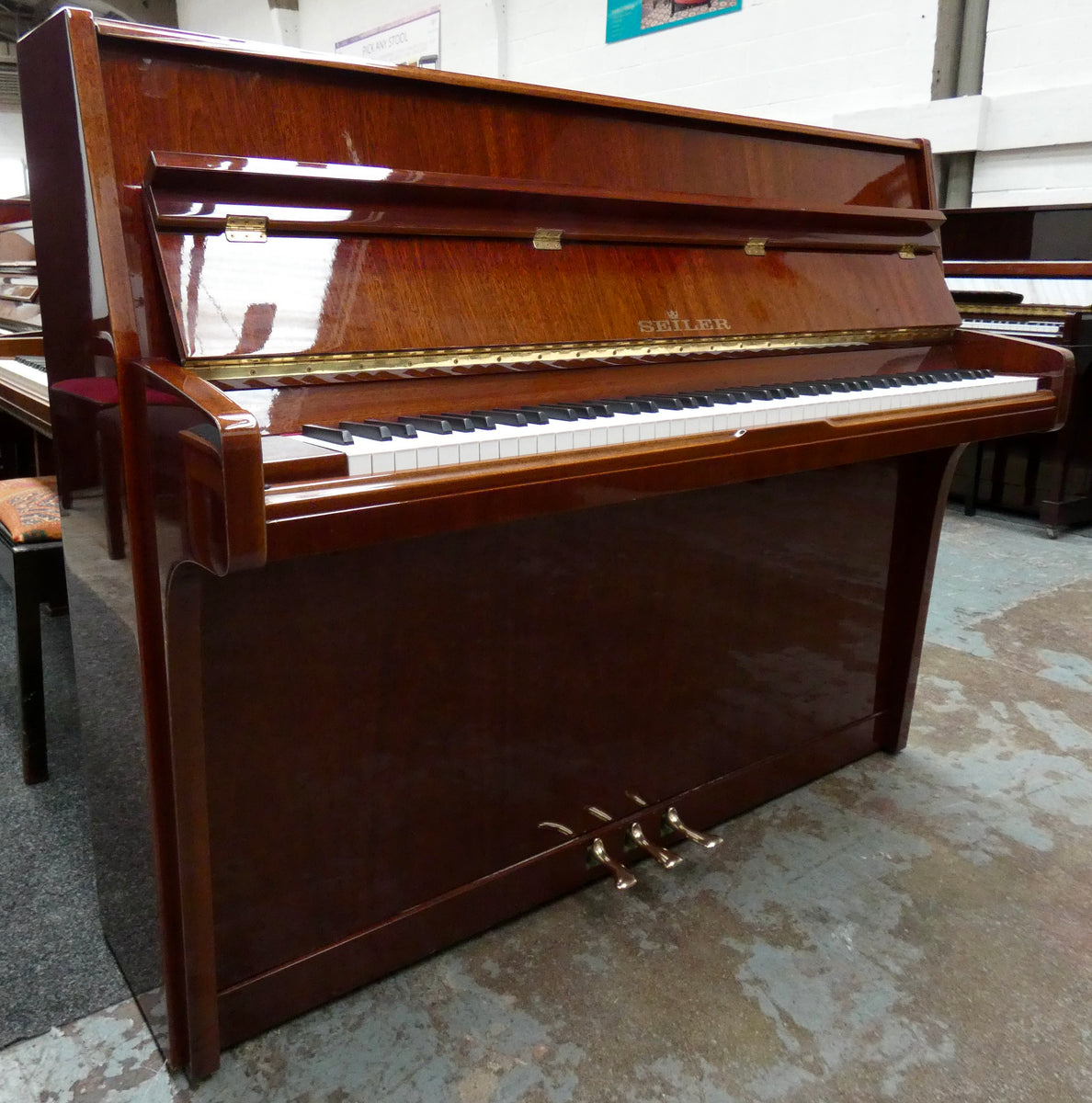 Seiler 116 Upright Piano in Mahogany Gloss Finish – Shackleford Pianos