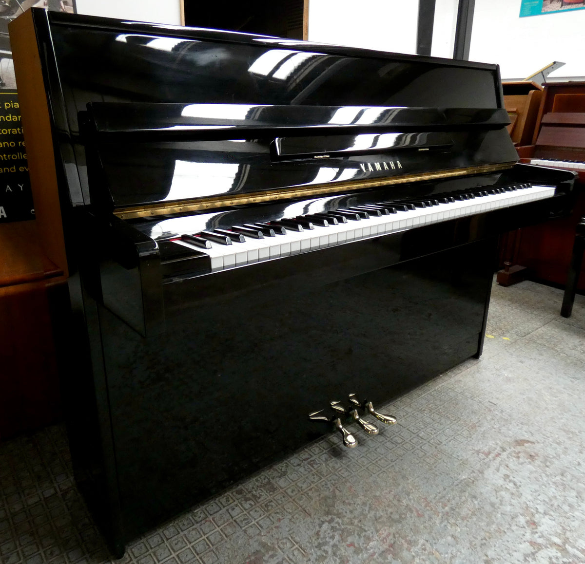 Yamaha C110A Upright Piano in Black High Gloss Finish – Shackleford Pianos