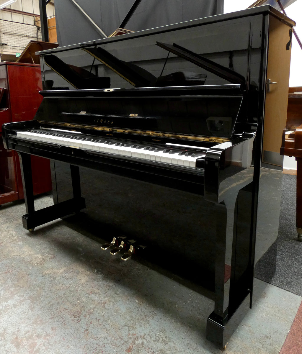 Yamaha U1 Upright Piano in High Gloss Black Cabinet – Shackleford Pianos
